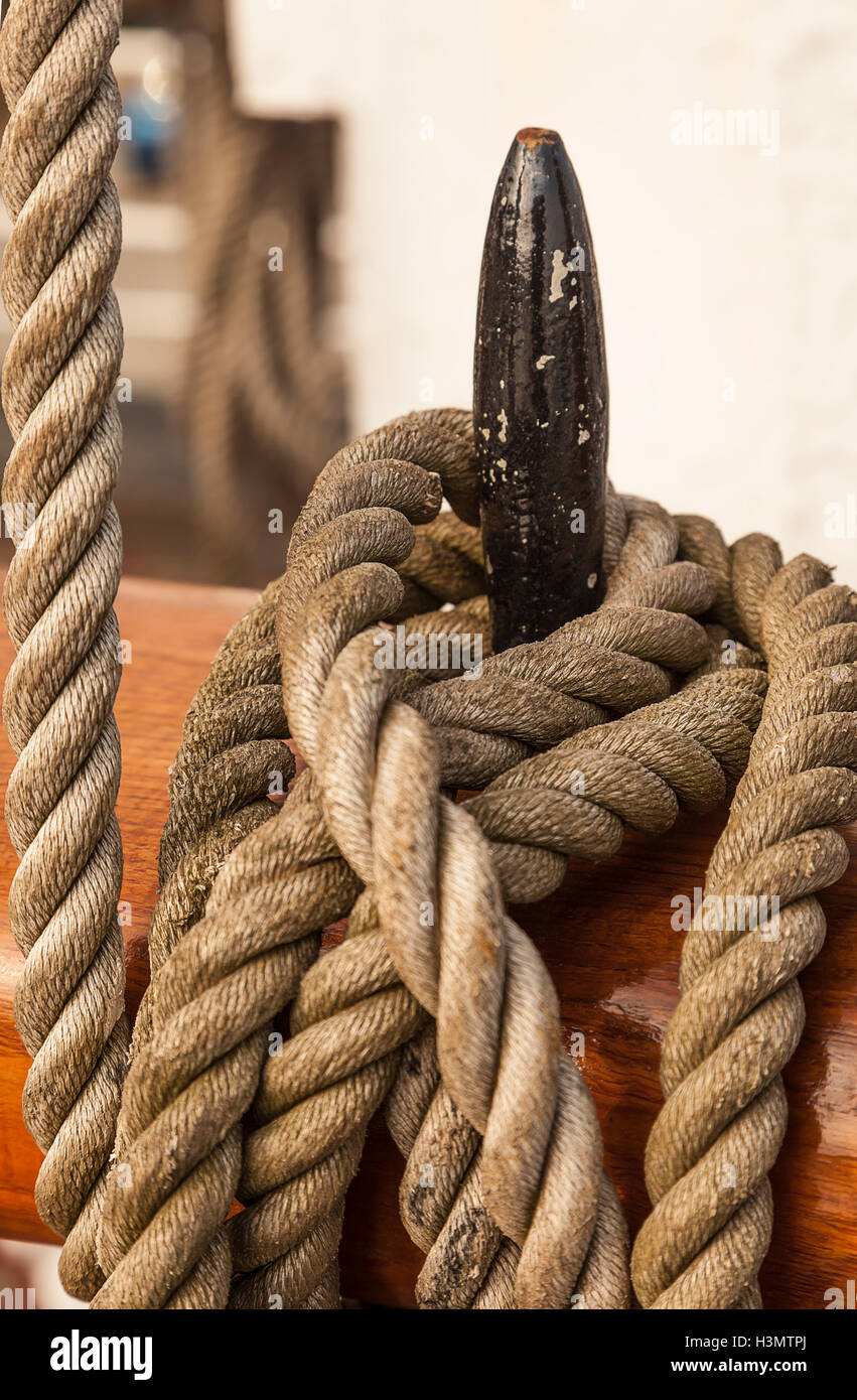 Ship rope not night not aerial hi-res stock photography and images - Alamy