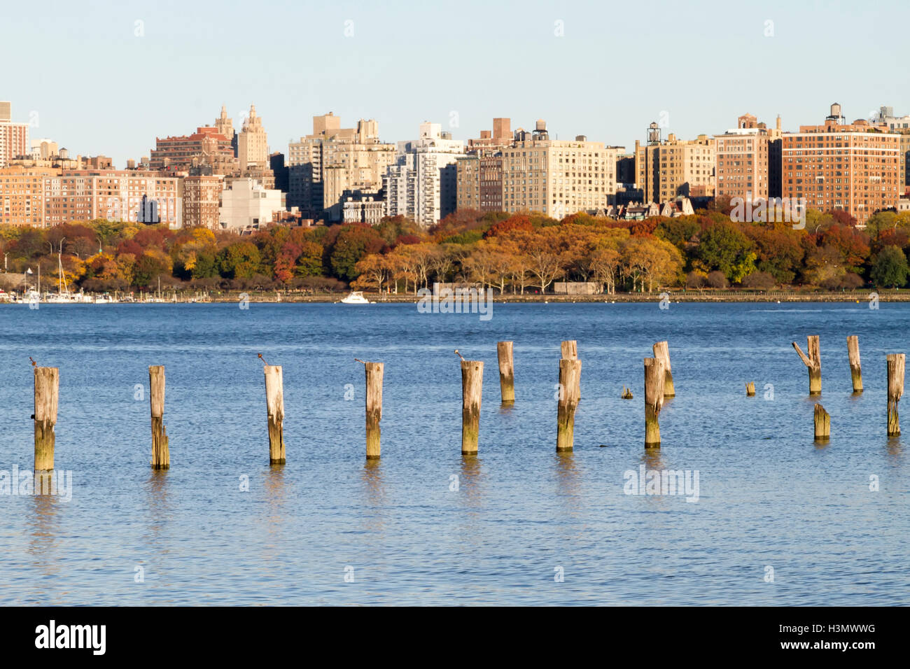 Scenic view of the New York Manhattan skyline seen from across the ...