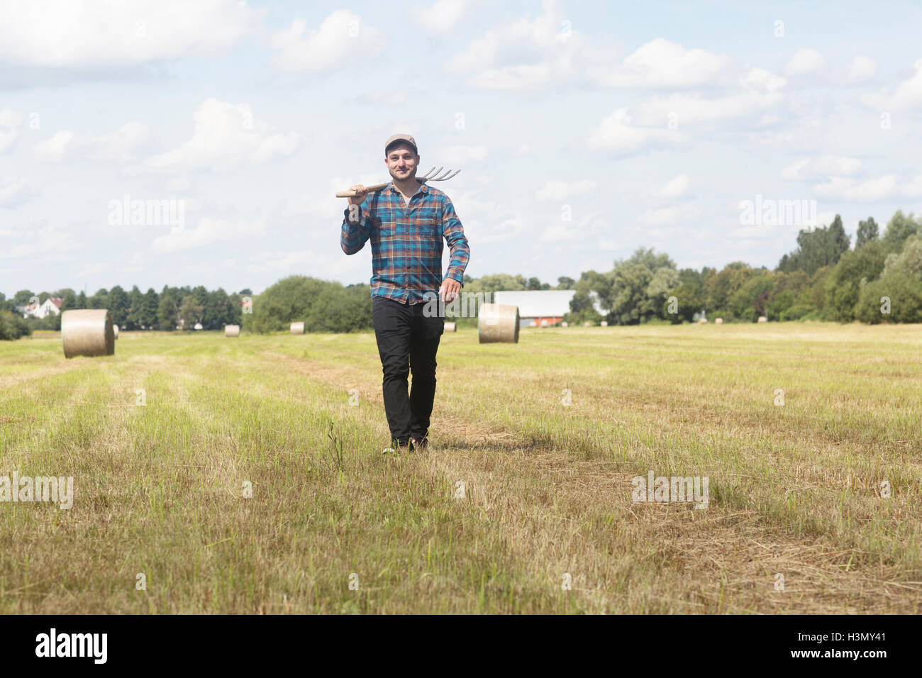 Spade farmer hi-res stock photography and images - Alamy