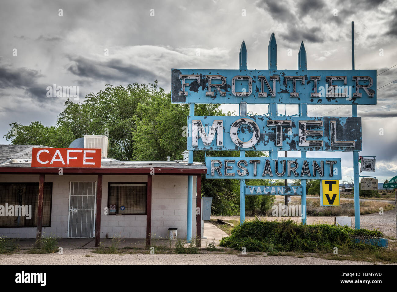 Historic hotel sign old route 66 hi-res stock photography and images ...