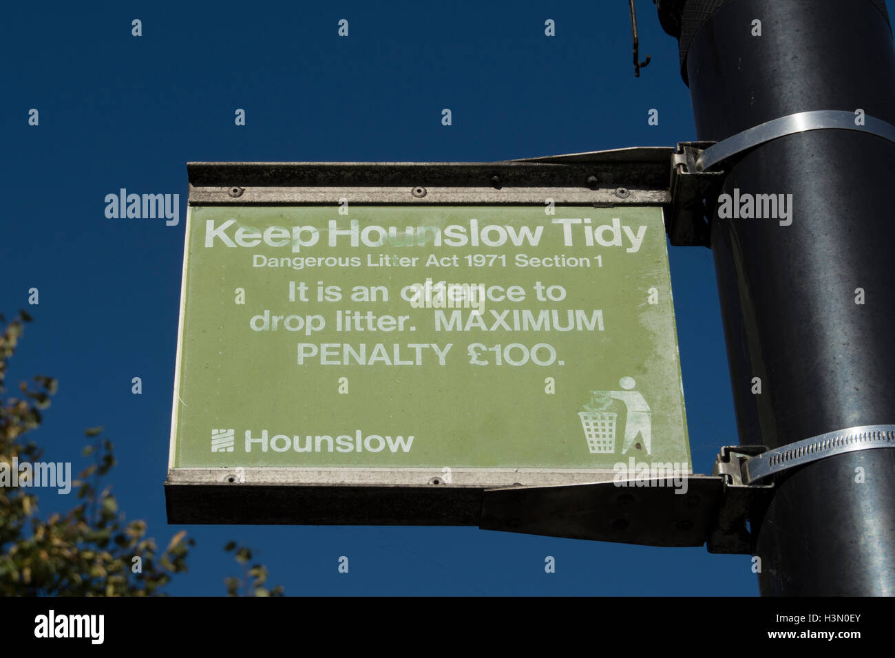 Keep britain tidy sign hi-res stock photography and images - Alamy