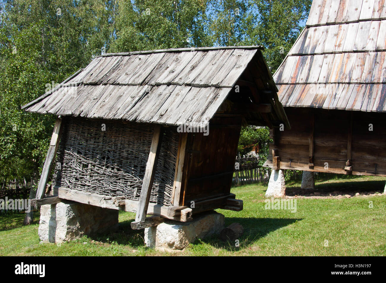 Corn crib High Resolution Stock Photography and Images - Alamy