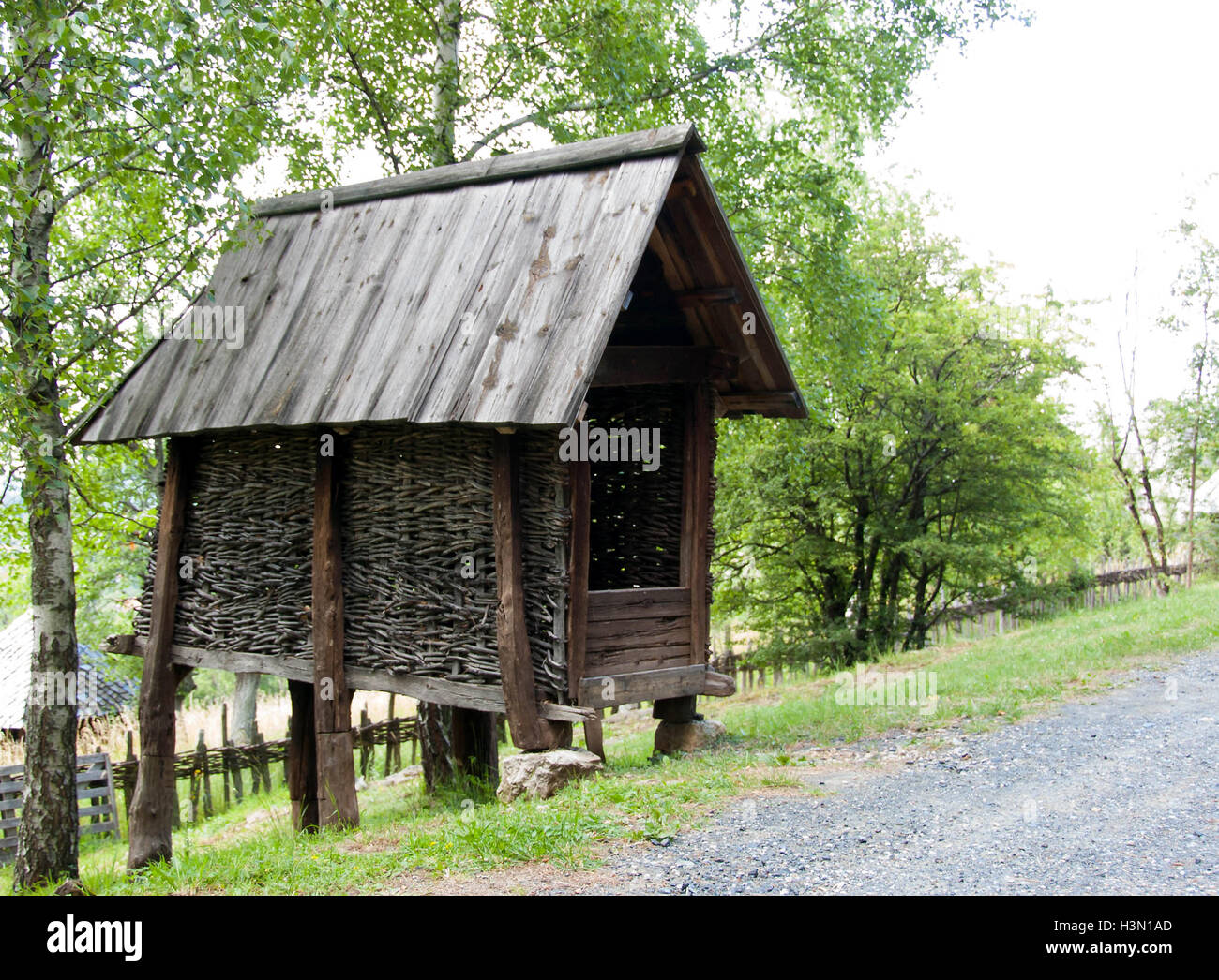 Corn crib hi-res stock photography and images - Alamy