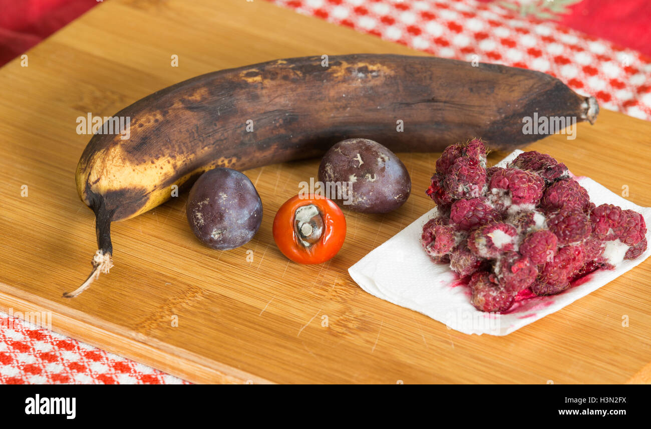 Old fruits and vegetables Stock Photo - Alamy