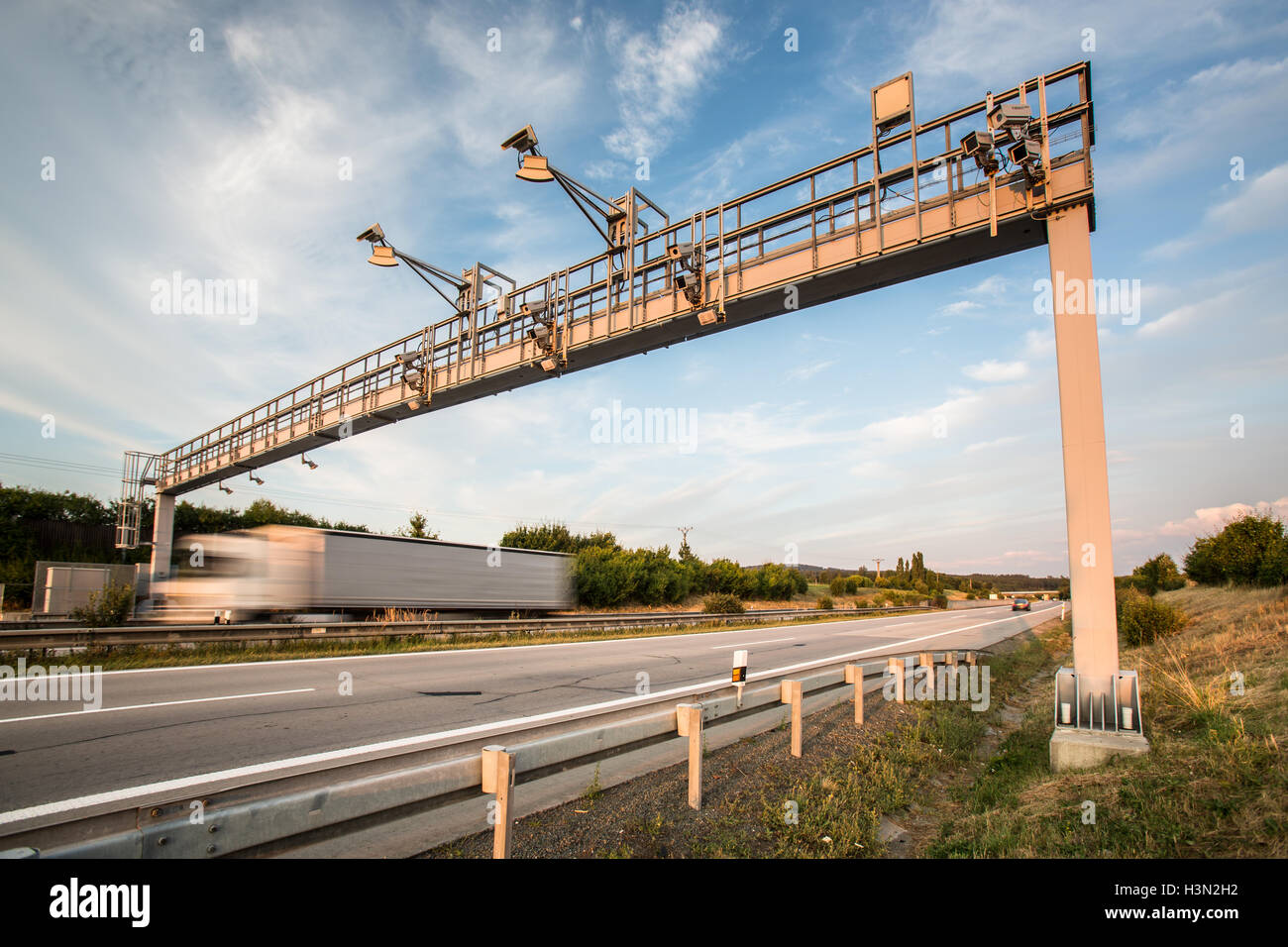 Car passing gate hi-res stock photography and images - Alamy