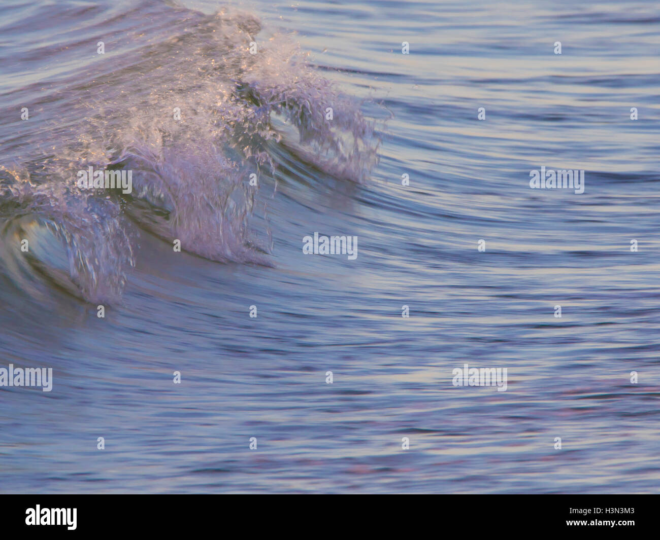 Slight wave hi-res stock photography and images - Alamy