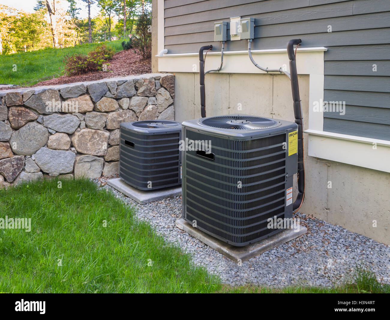 Airconditioner units hi-res stock photography and images - Alamy