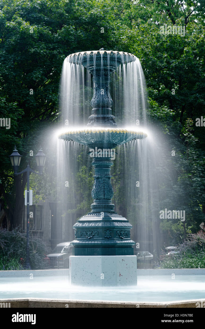 A water fountain in St Louis Square (Carré St Louis) in Montreal Stock ...