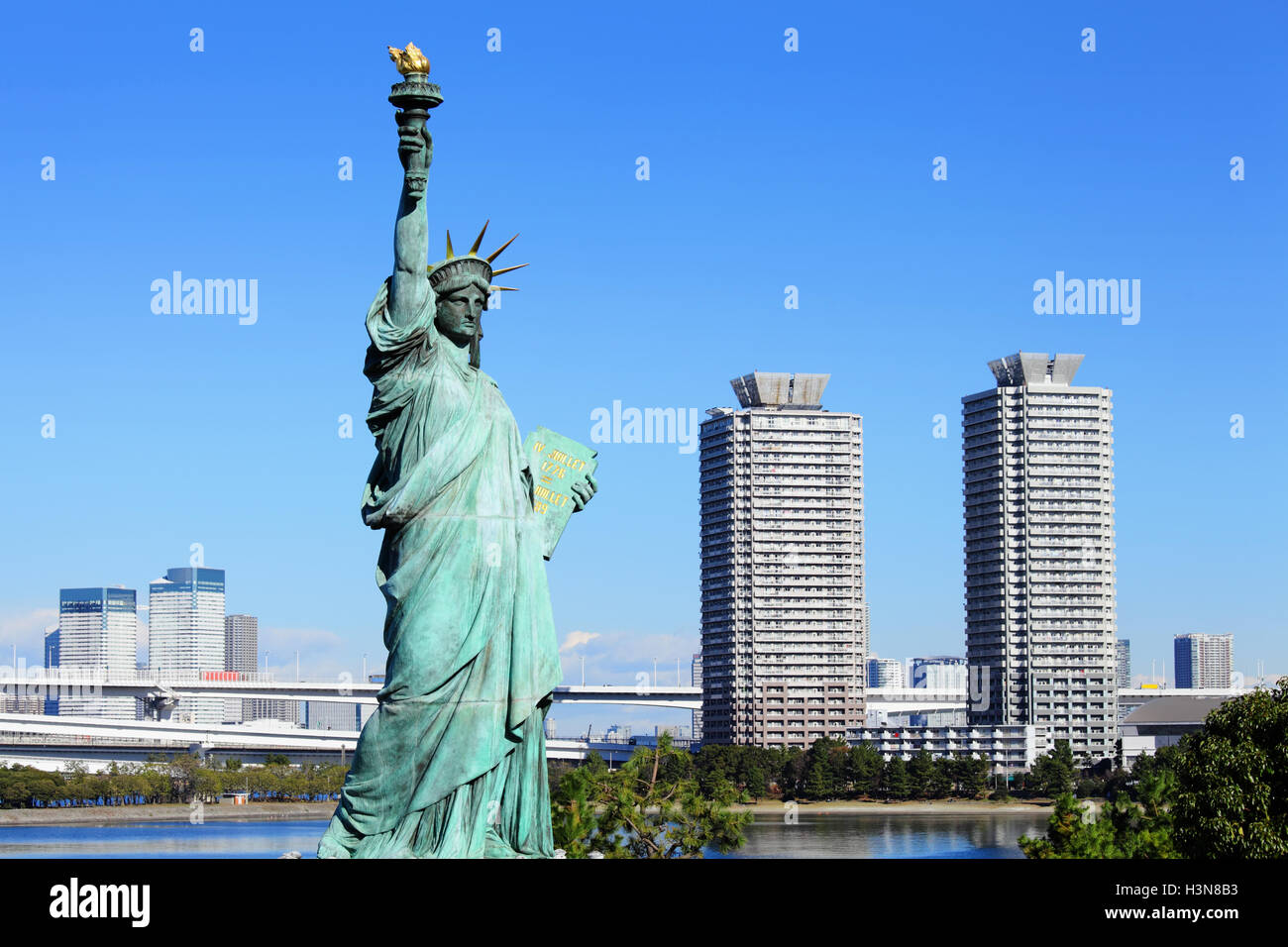 Statue of liberty in Odaiba at Japan Stock Photo - Alamy