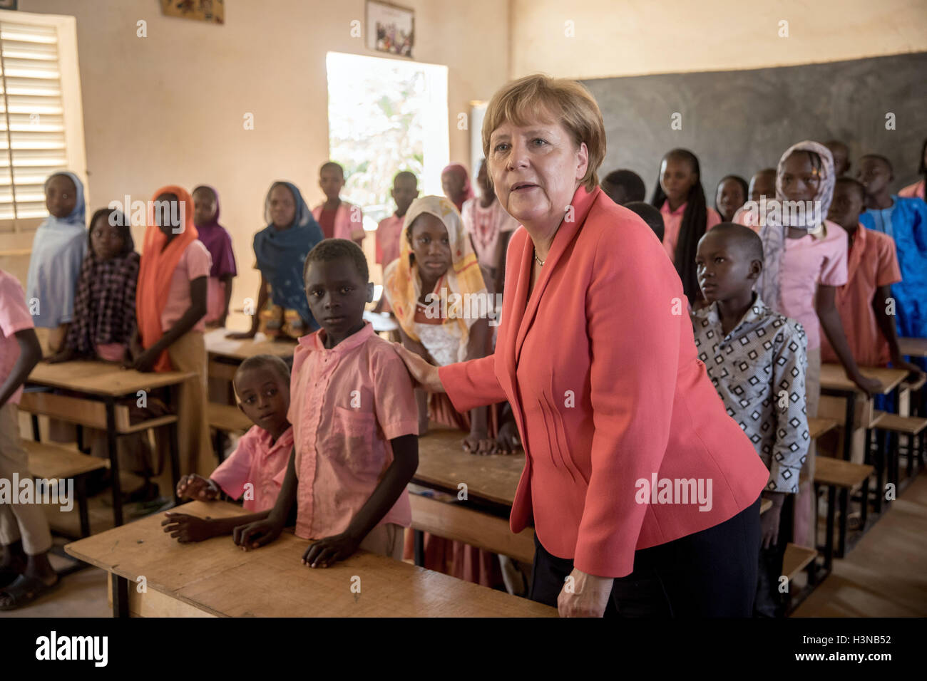 Niamey, Niger. 10th Oct, 2016. German Chancellor Angela Merkel (CDU ...