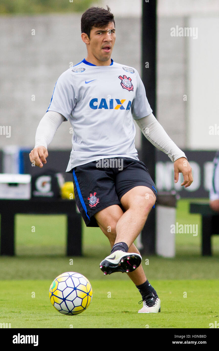 SÃO PAULO, SP - 10.10.2016: TREINO DO CORINTHIANS - Balbuena during ...