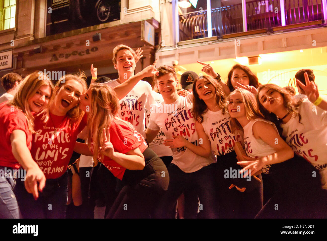 University freshers party hi-res stock photography and images - Alamy