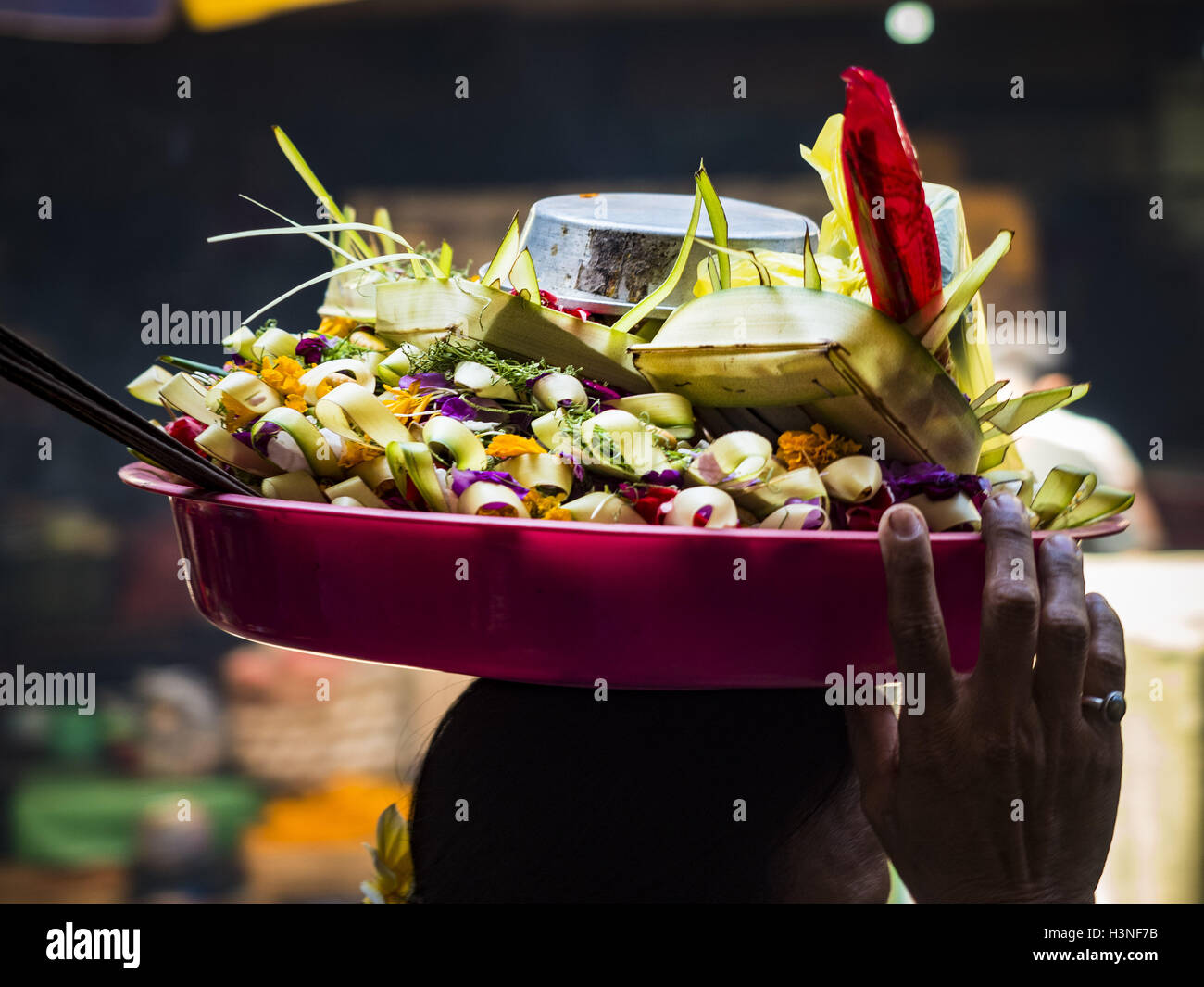 Vendors tray hi-res stock photography and images - Alamy