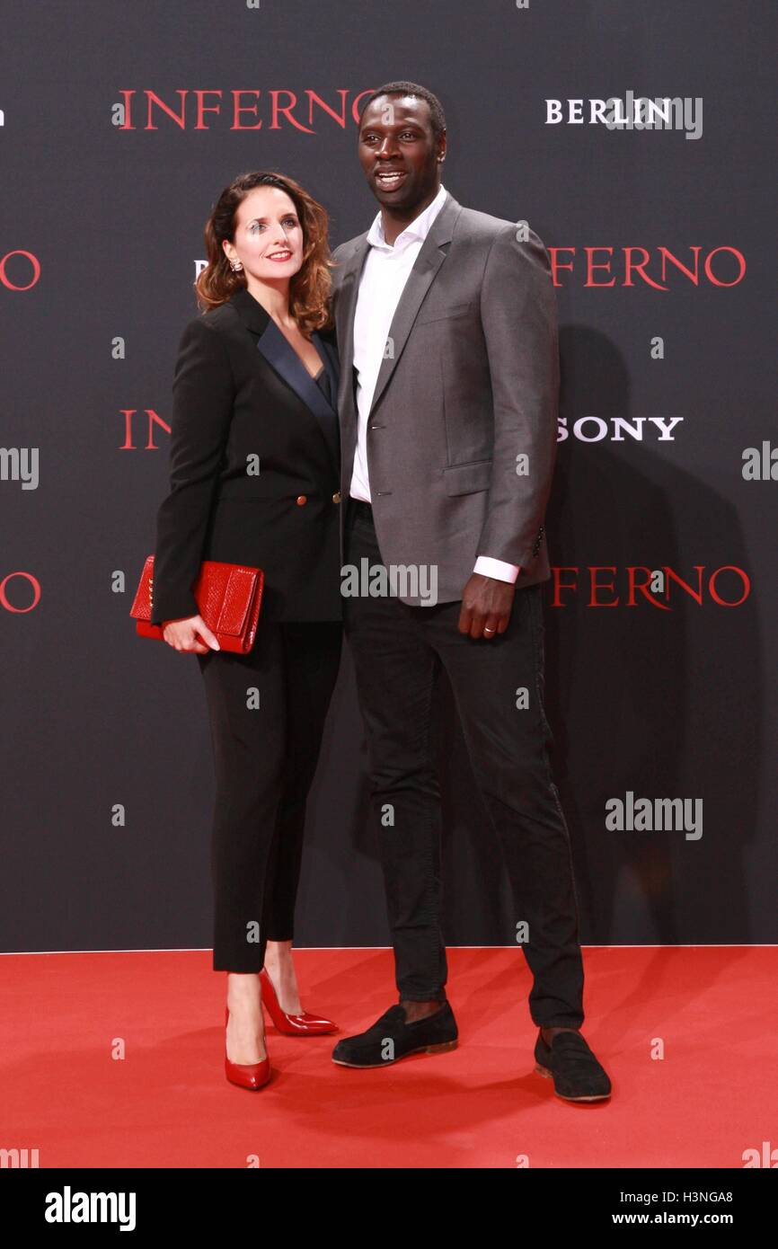 10.10.2016 - Helene Sy, Omar Sy bei der Premiere von "Inferno" im Sony ...