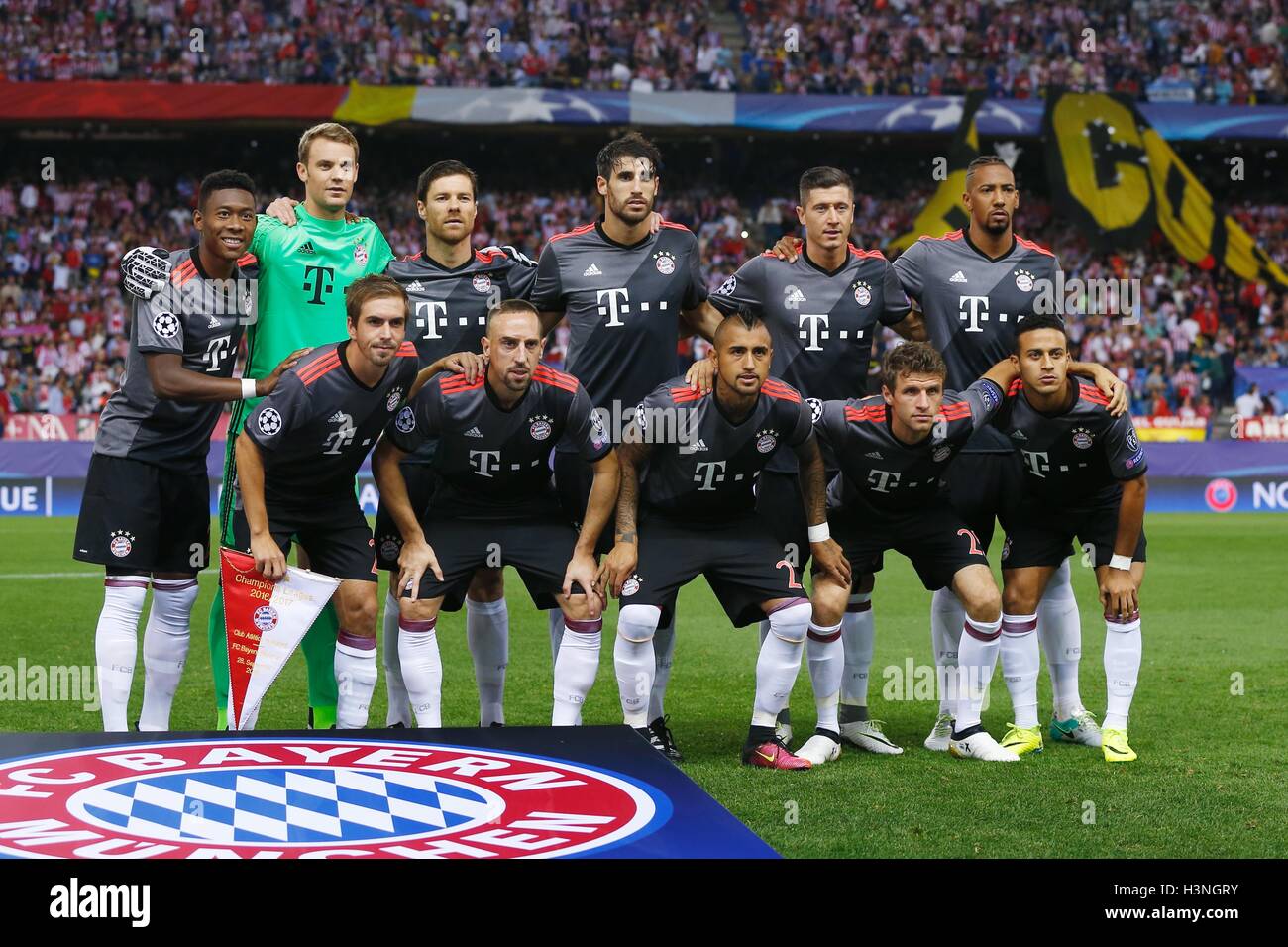 Bayern Munchen team grouo line-up (Bayern), SEPTEMBER 28, 2016 ...