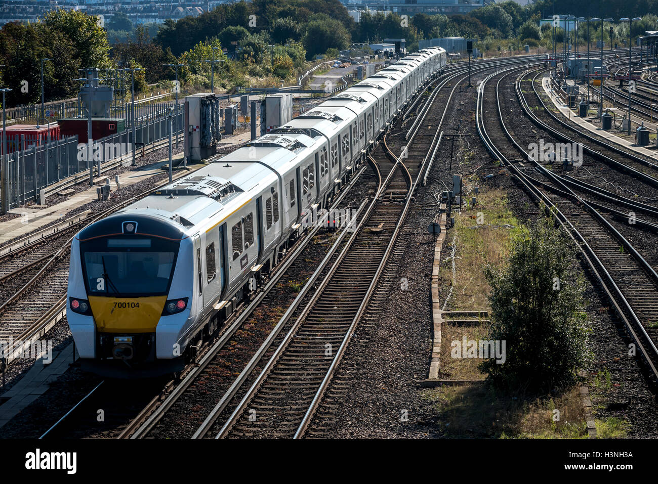 Brighton, UK. 11th October, 2016. A train arriving at Brighton Station ...