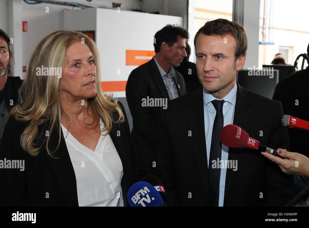 Le Mans, France. 11th October, 2016. Emmanuel Macron visites a motor ...