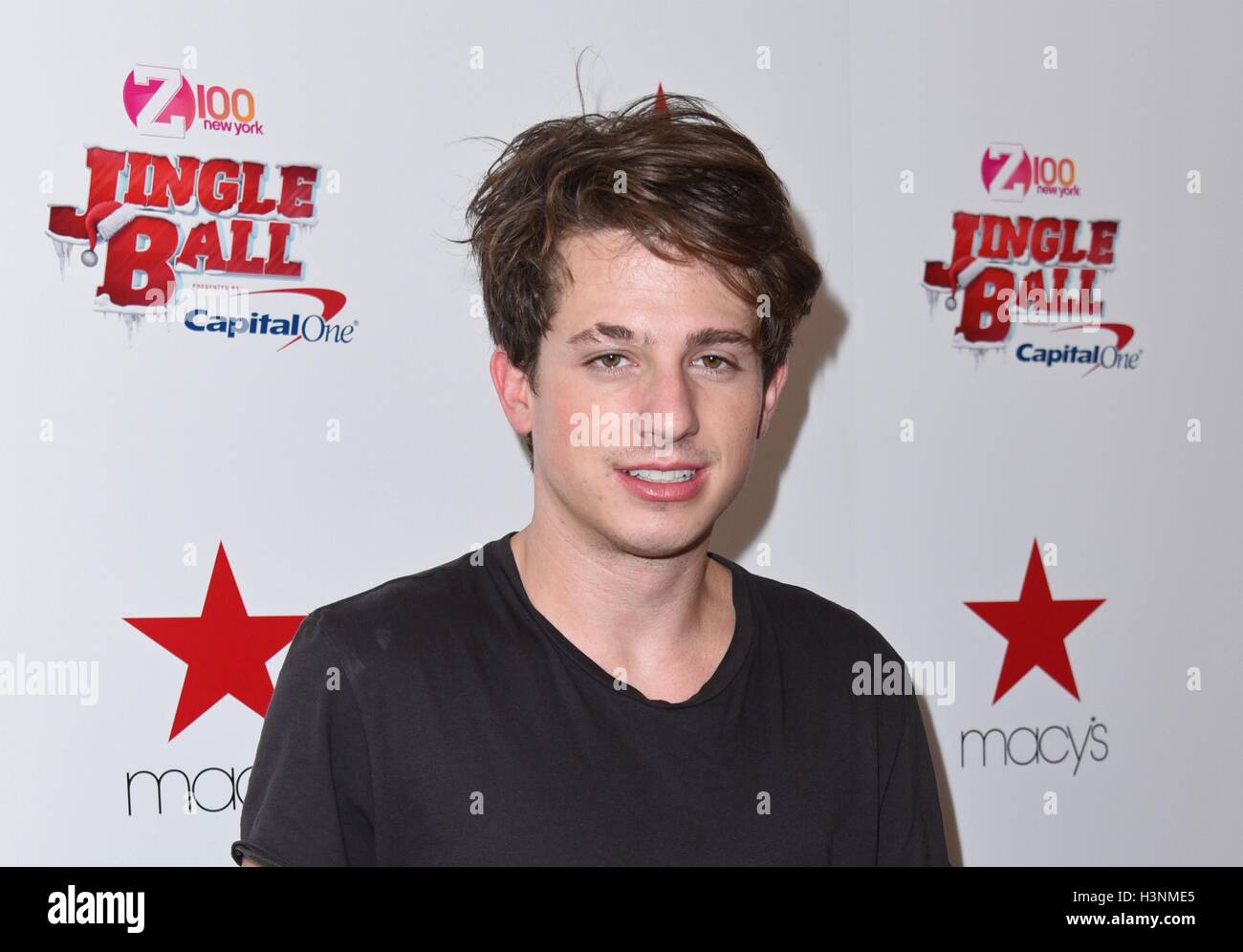 Charlie puth red carpet event hi-res stock photography and images - Alamy