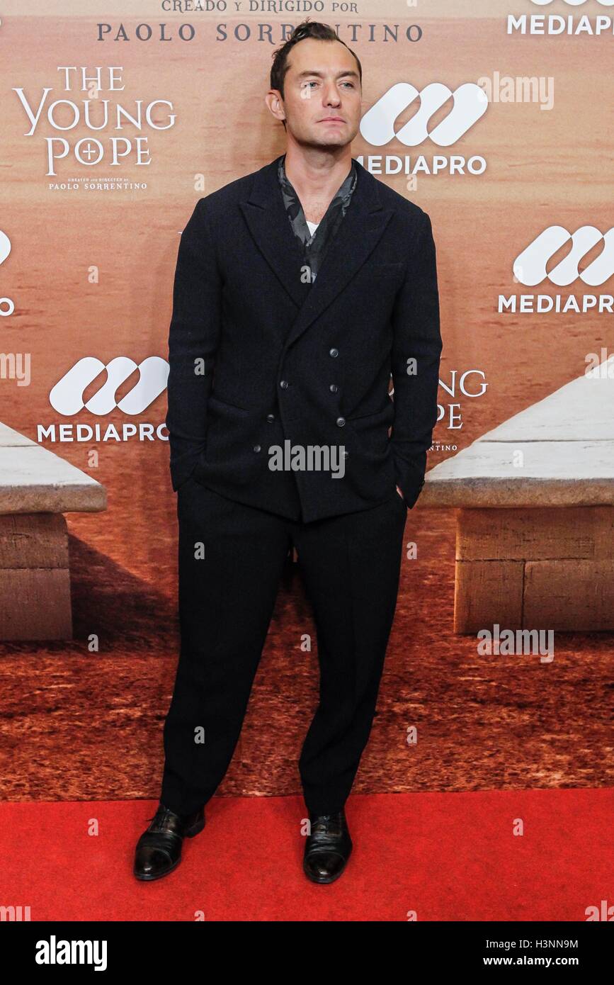Madrid, Spain. 11th Oct, 2016. Jude Law attends The Young Pope series ...