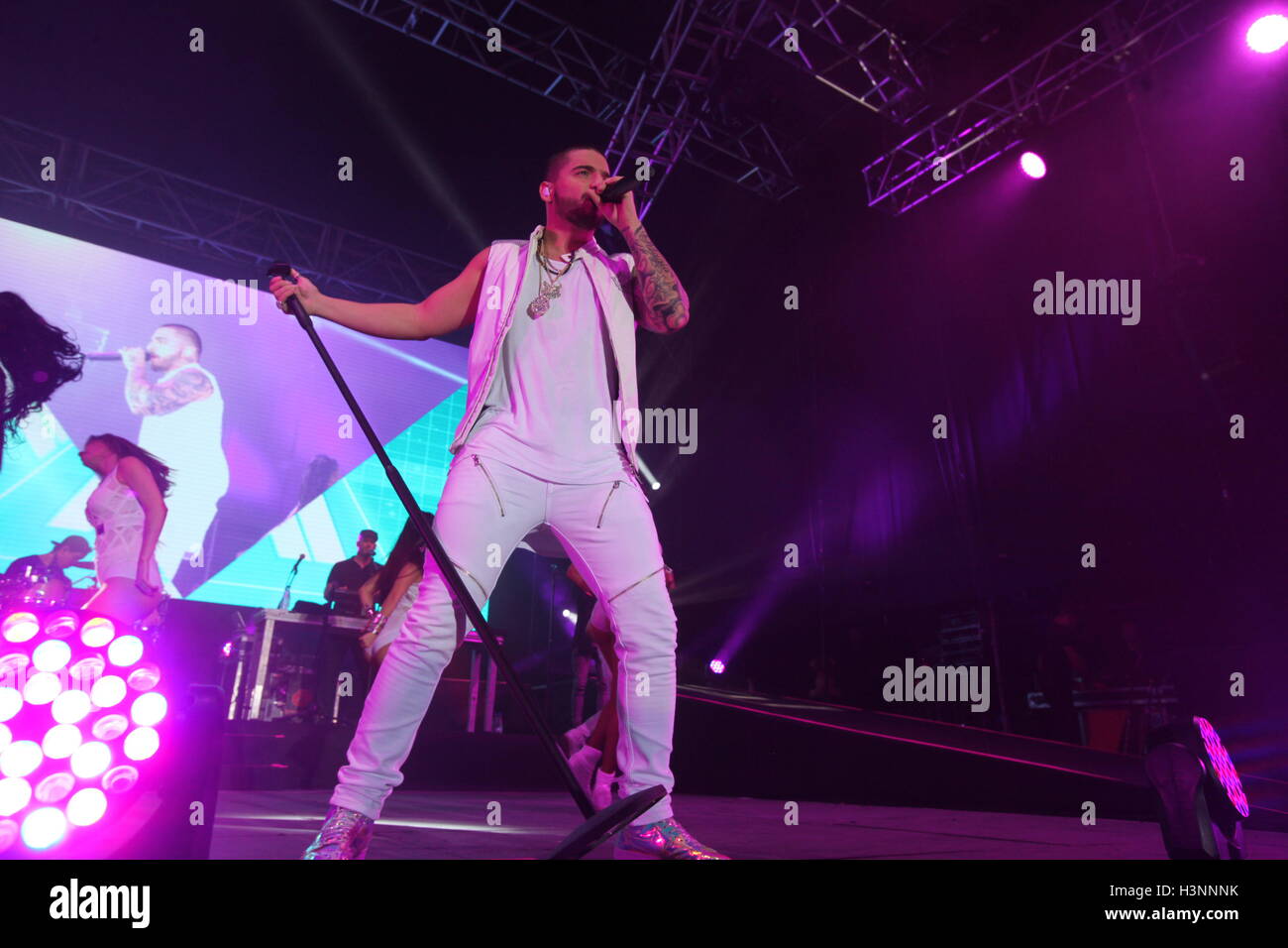 Maluma hi-res stock photography and images - Alamy