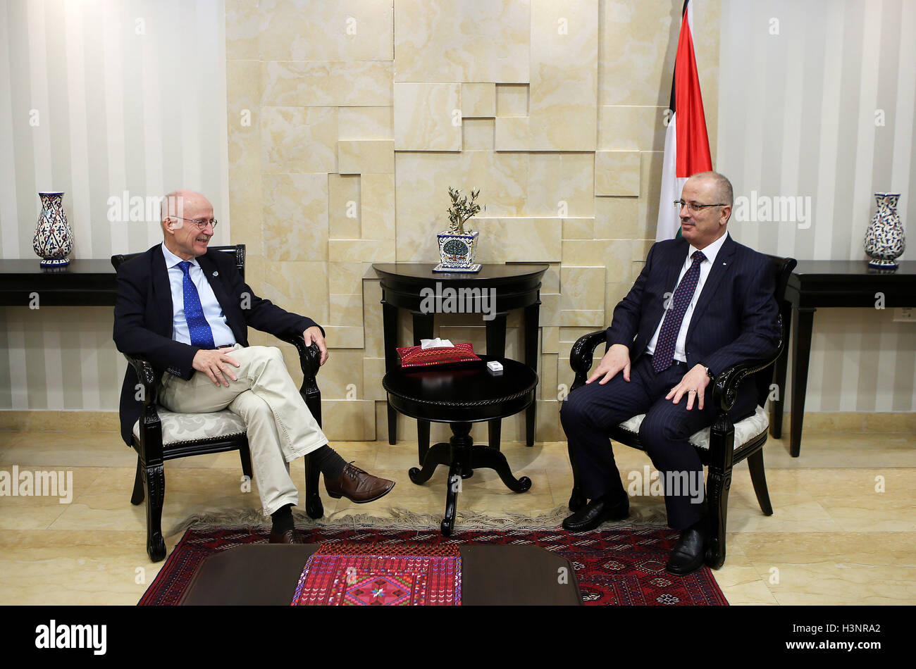Ramallah, West Bank, Palestinian Territory. 12th Oct, 2016. Palestinian ...
