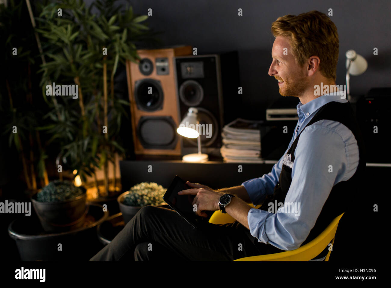 Relaxed atmosphere hi-res stock photography and images - Alamy