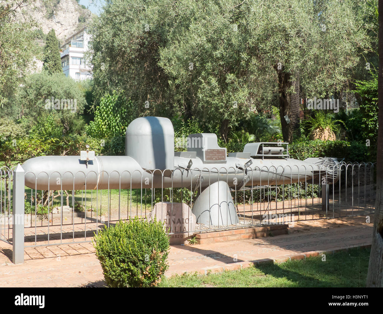 Two man submarine hi-res stock photography and images - Alamy