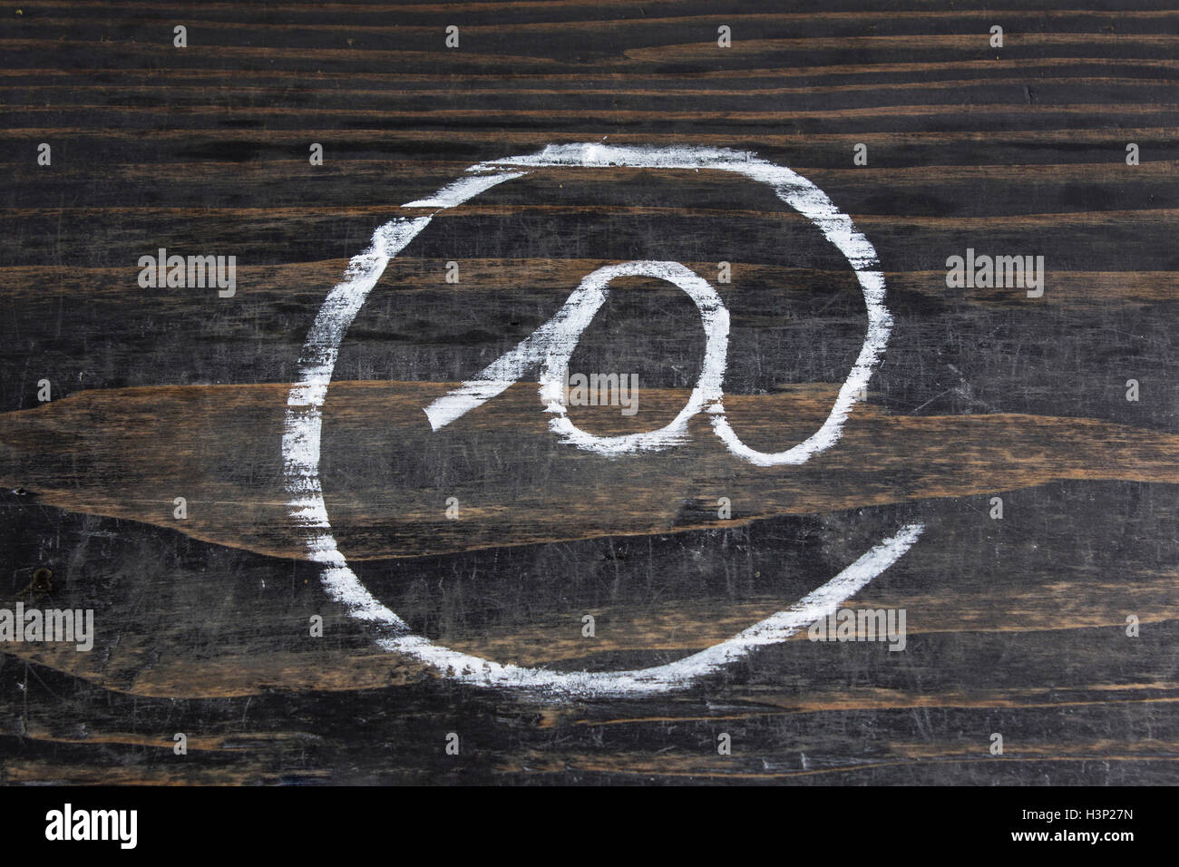 E Mail Sign Handwritten with Chalk Stock Photo - Alamy