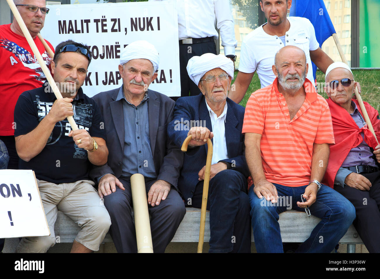 Kosovo men hi-res stock photography and images - Alamy