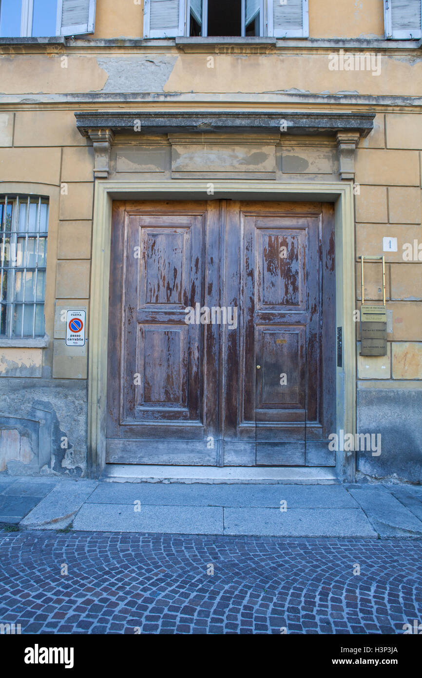 Gorgeous blue door hi-res stock photography and images - Alamy