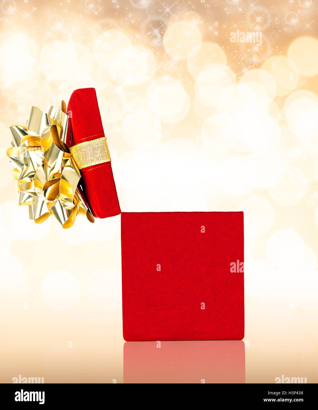 Opened gift box hi-res stock photography and images - Alamy