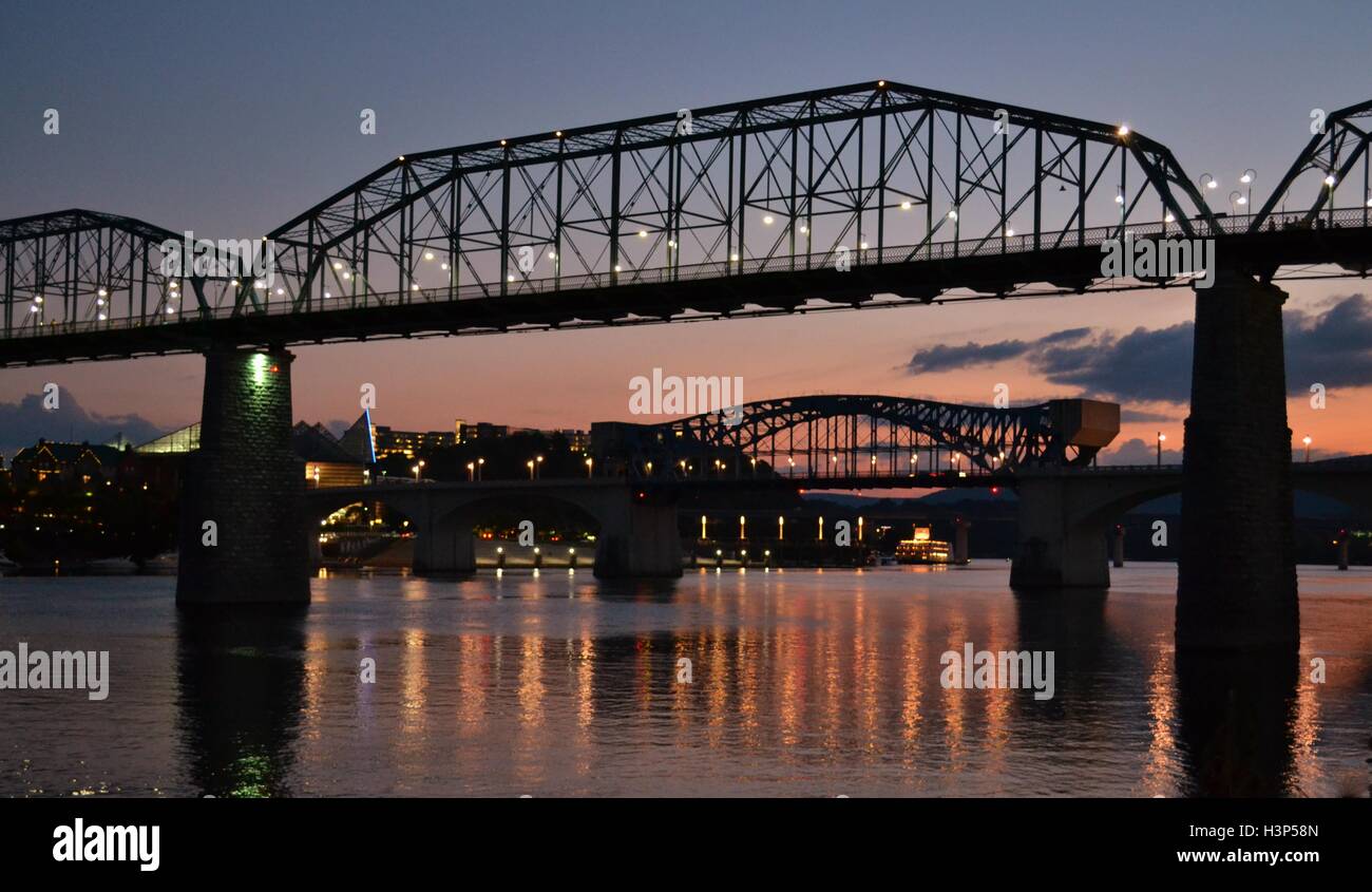 The blue Walnut Street Bridge in Chattanooga, Tennessee at sunset Stock ...