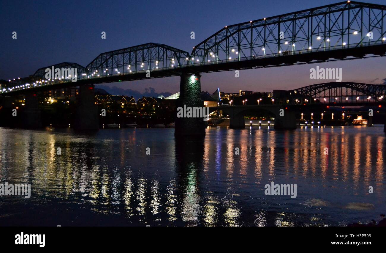 Walnut street bridge hi-res stock photography and images - Alamy