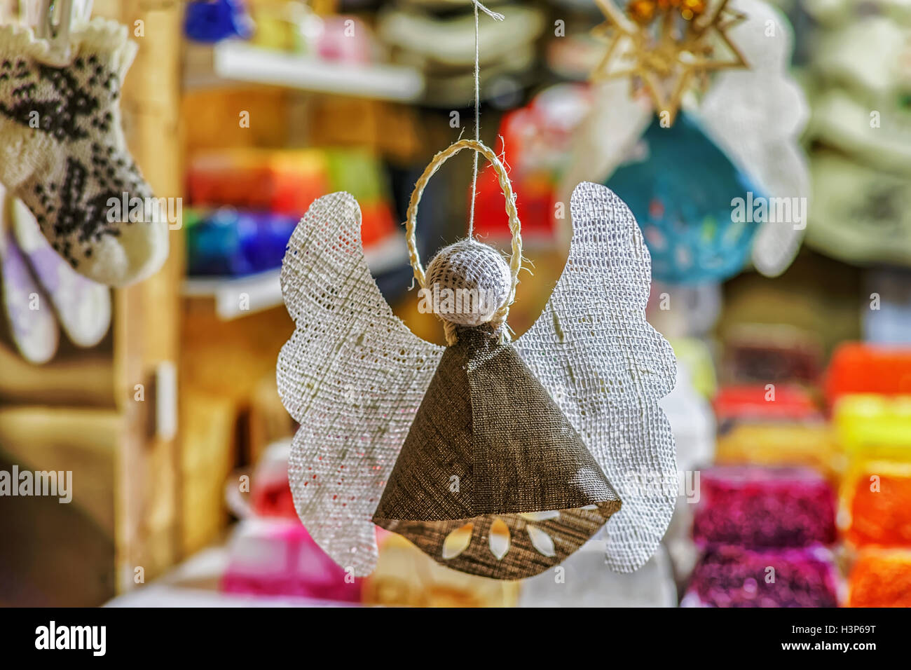 Linen stall hi-res stock photography and images - Alamy