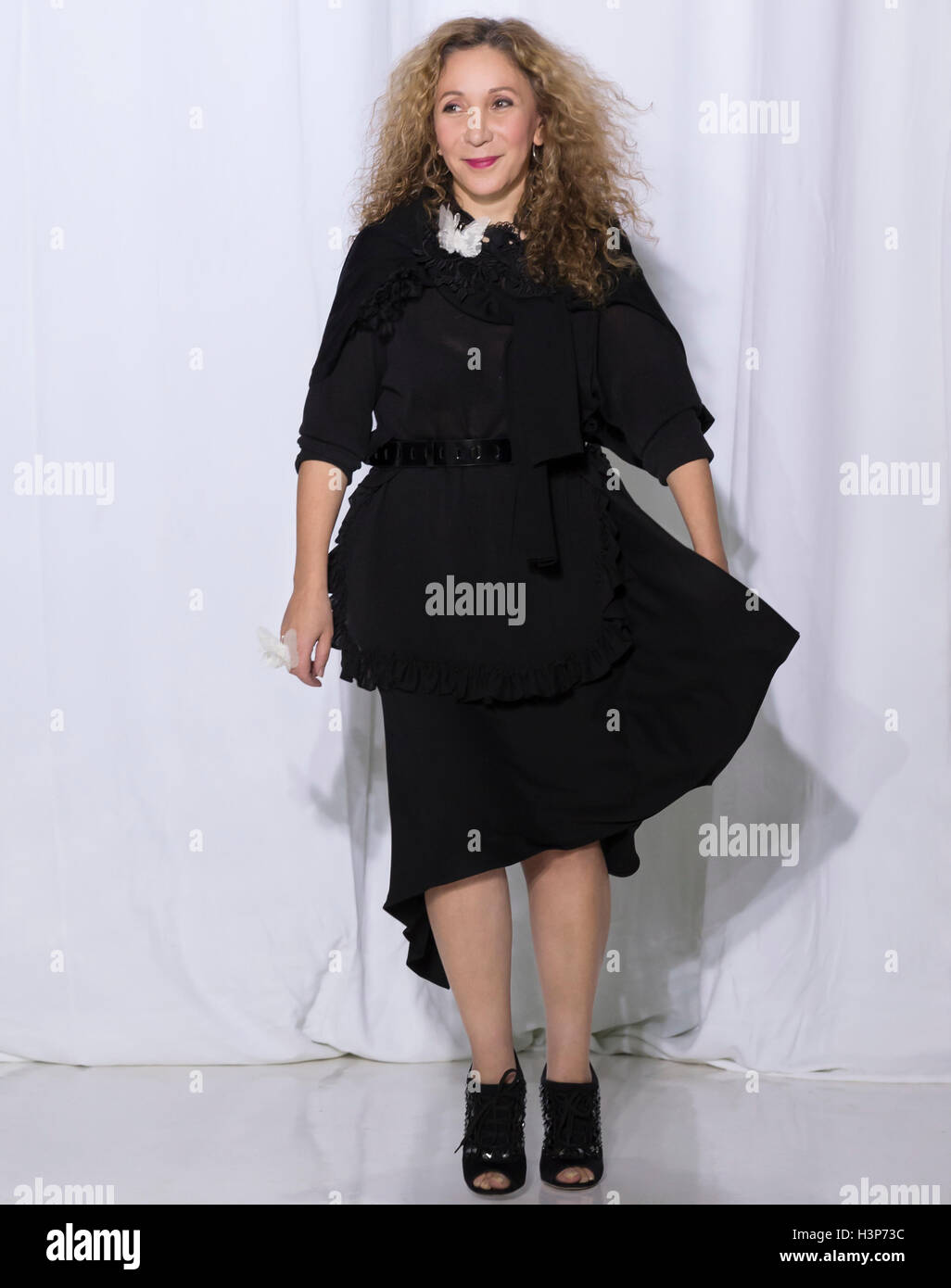Designer dress reem acra hi-res stock photography and images - Alamy