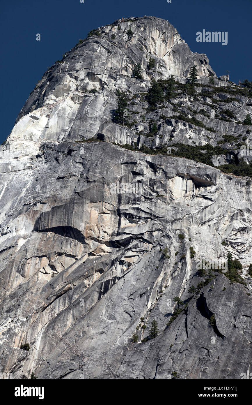 Yosemite cliffs hi-res stock photography and images - Alamy