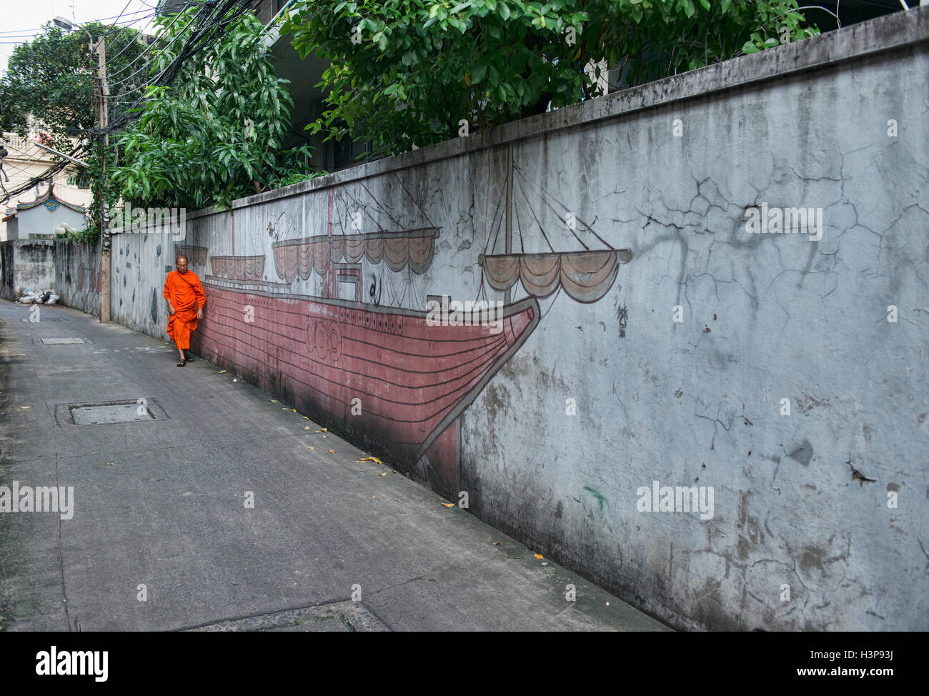Monk and street art in Chinatown, Bangkok, Thailand Stock Photo - Alamy