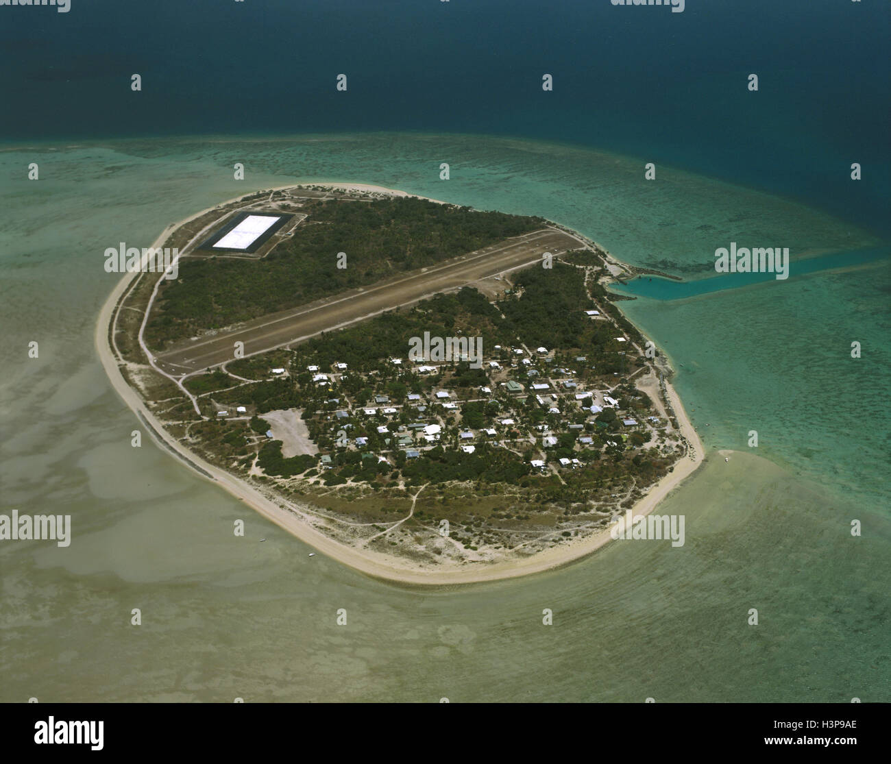 Reef islet hi-res stock photography and images - Alamy