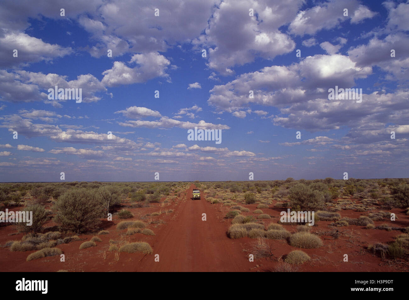 Australian outback road hi-res stock photography and images - Alamy