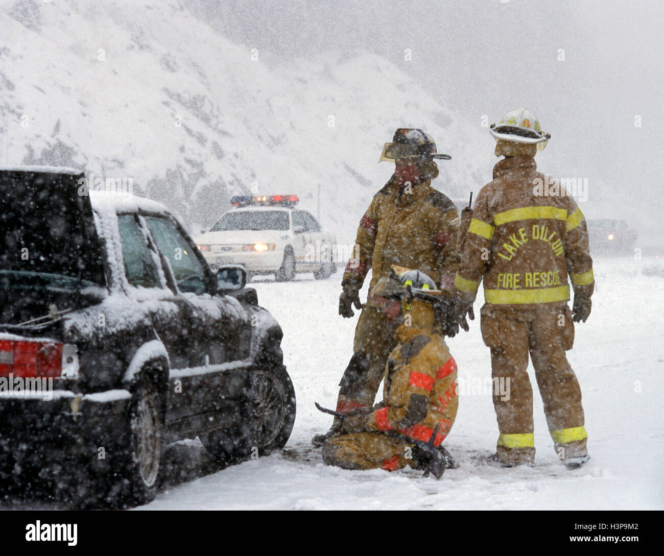 Firefighters help hi-res stock photography and images - Alamy