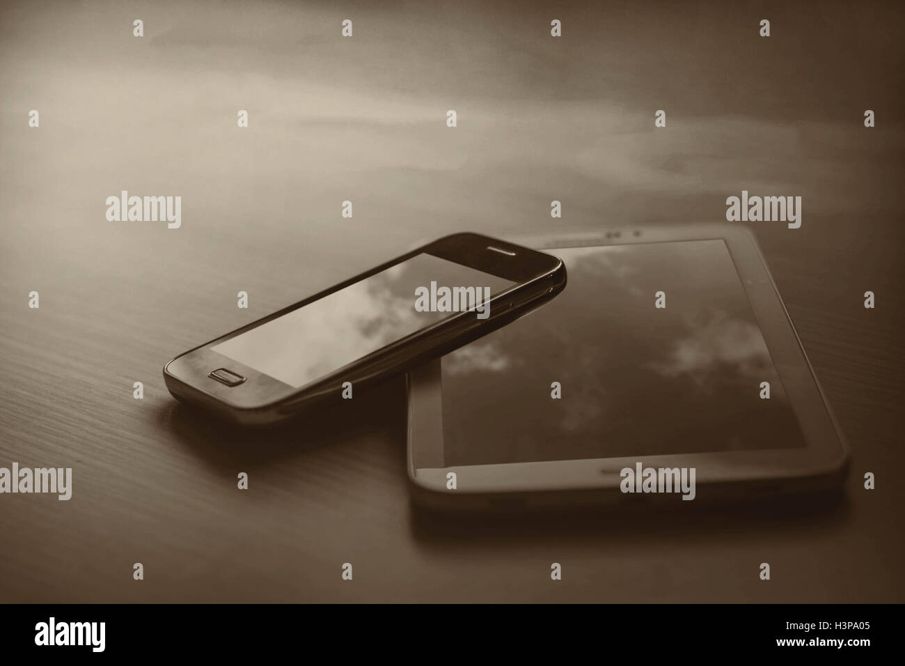 Mobile phone black screen shadows hi-res stock photography and images ...