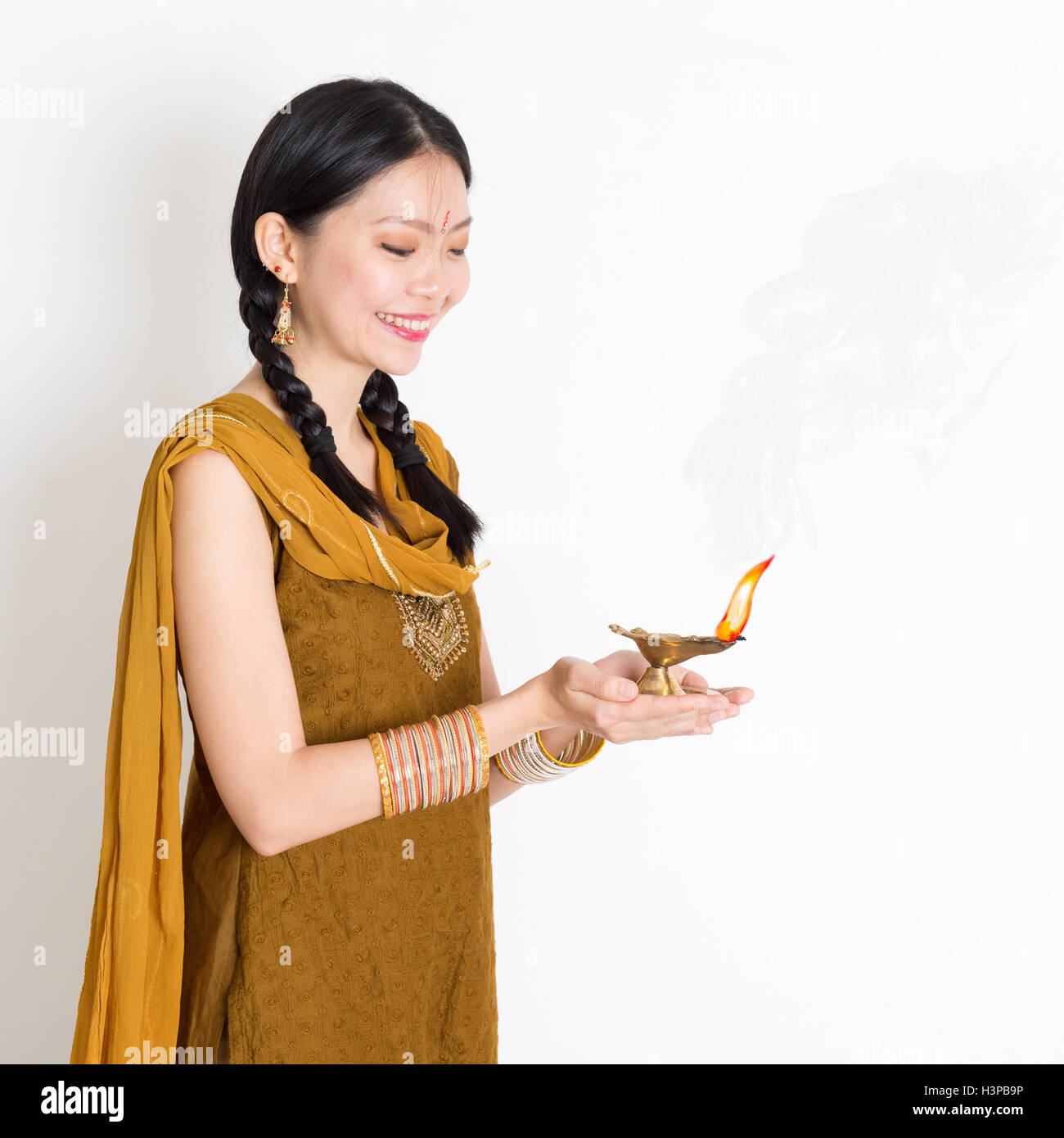 Chinese diya hi-res stock photography and images - Alamy