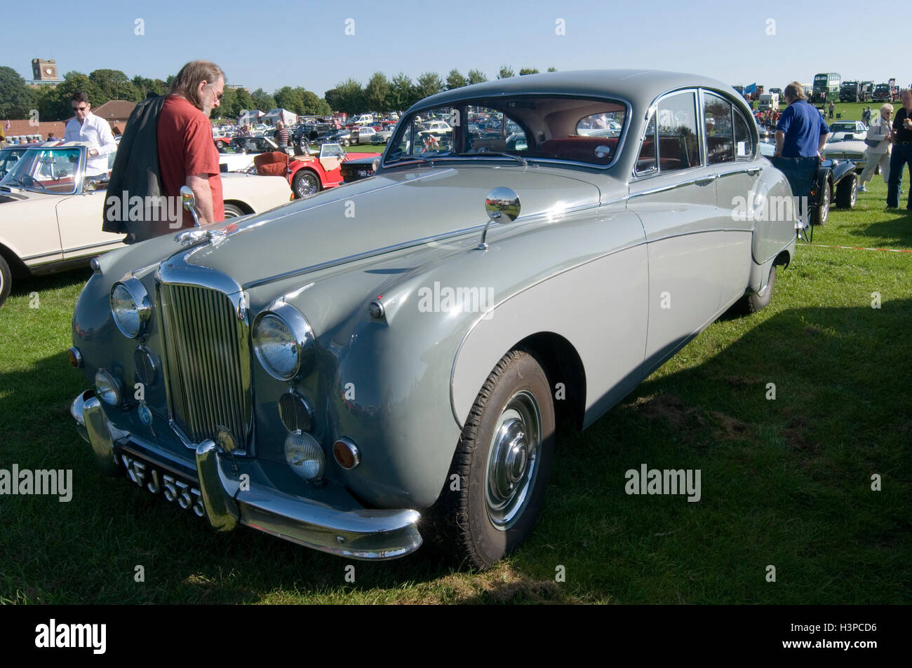 jaguar mk9 mark nine 8 english british Stock Photo - Alamy