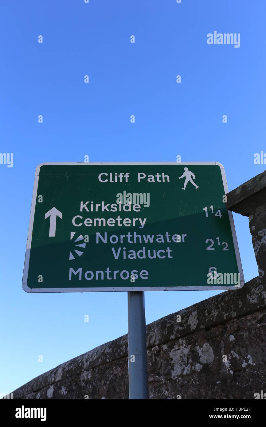 Cliff path sign hi-res stock photography and images - Alamy