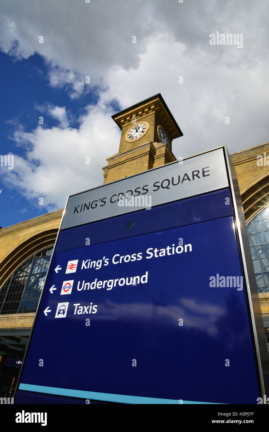 Kings cross square sign london hi-res stock photography and images - Alamy