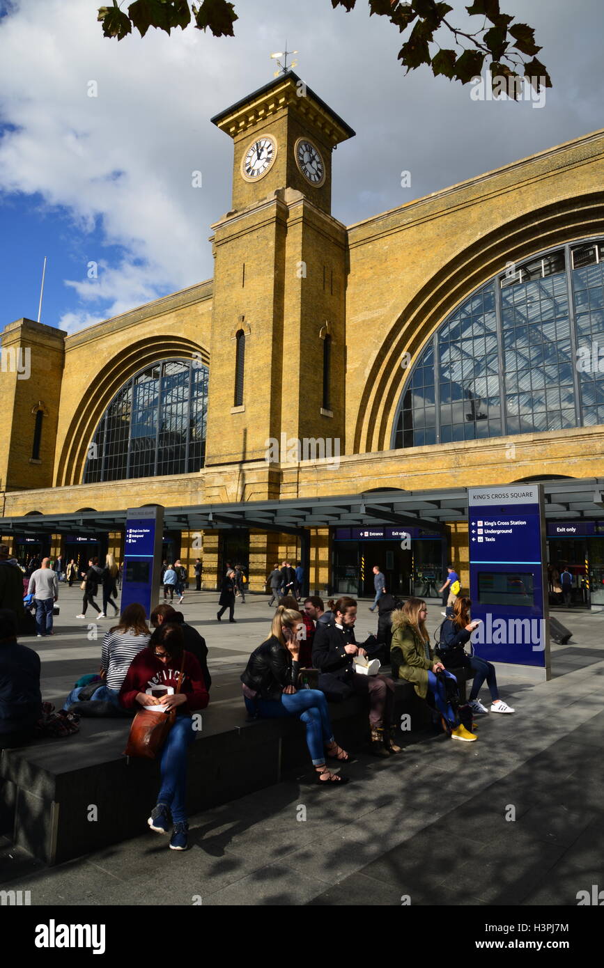 UK, London, King's Cross Station Stock Photo - Alamy