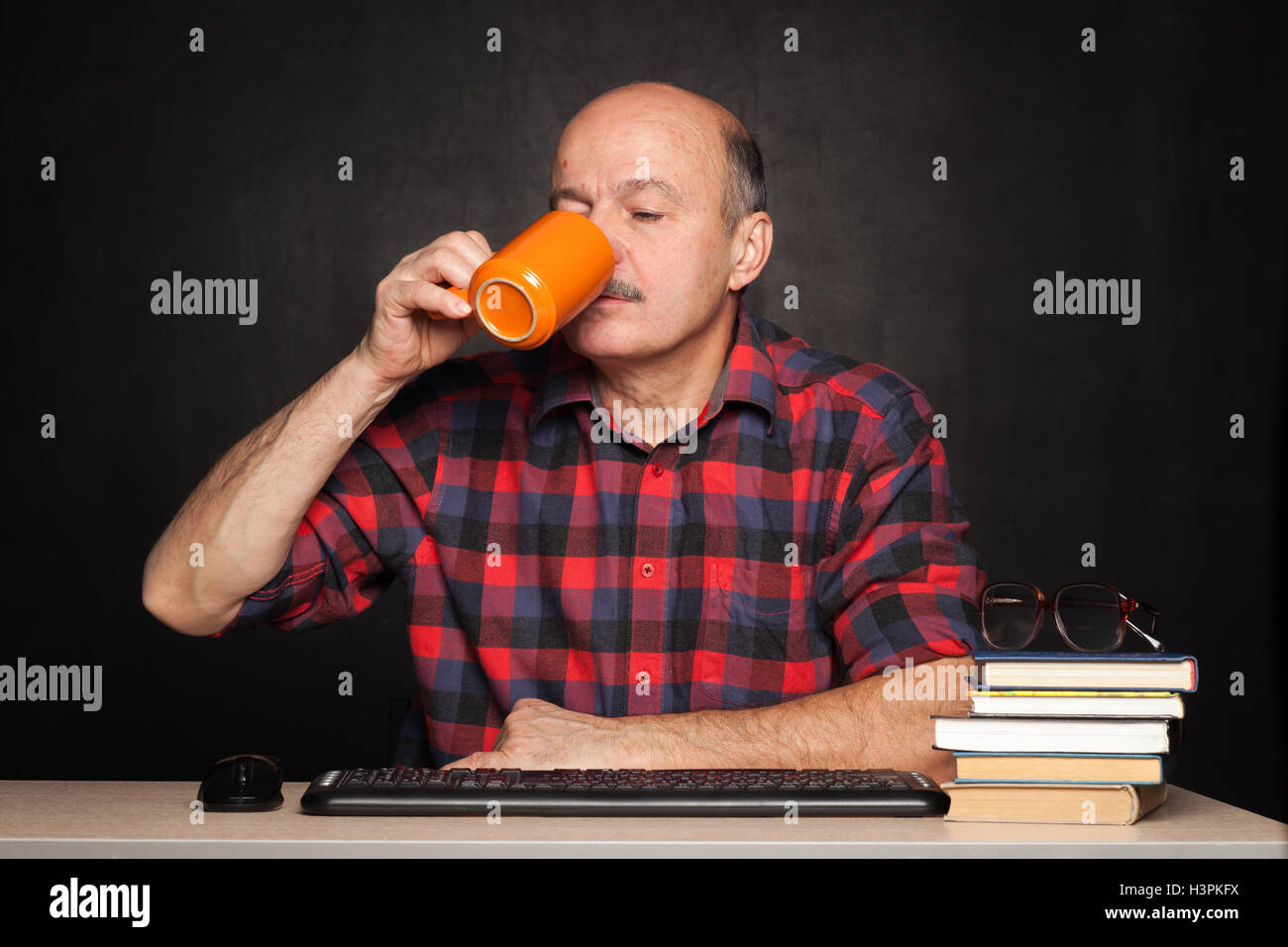 Work drinking hi-res stock photography and images - Alamy