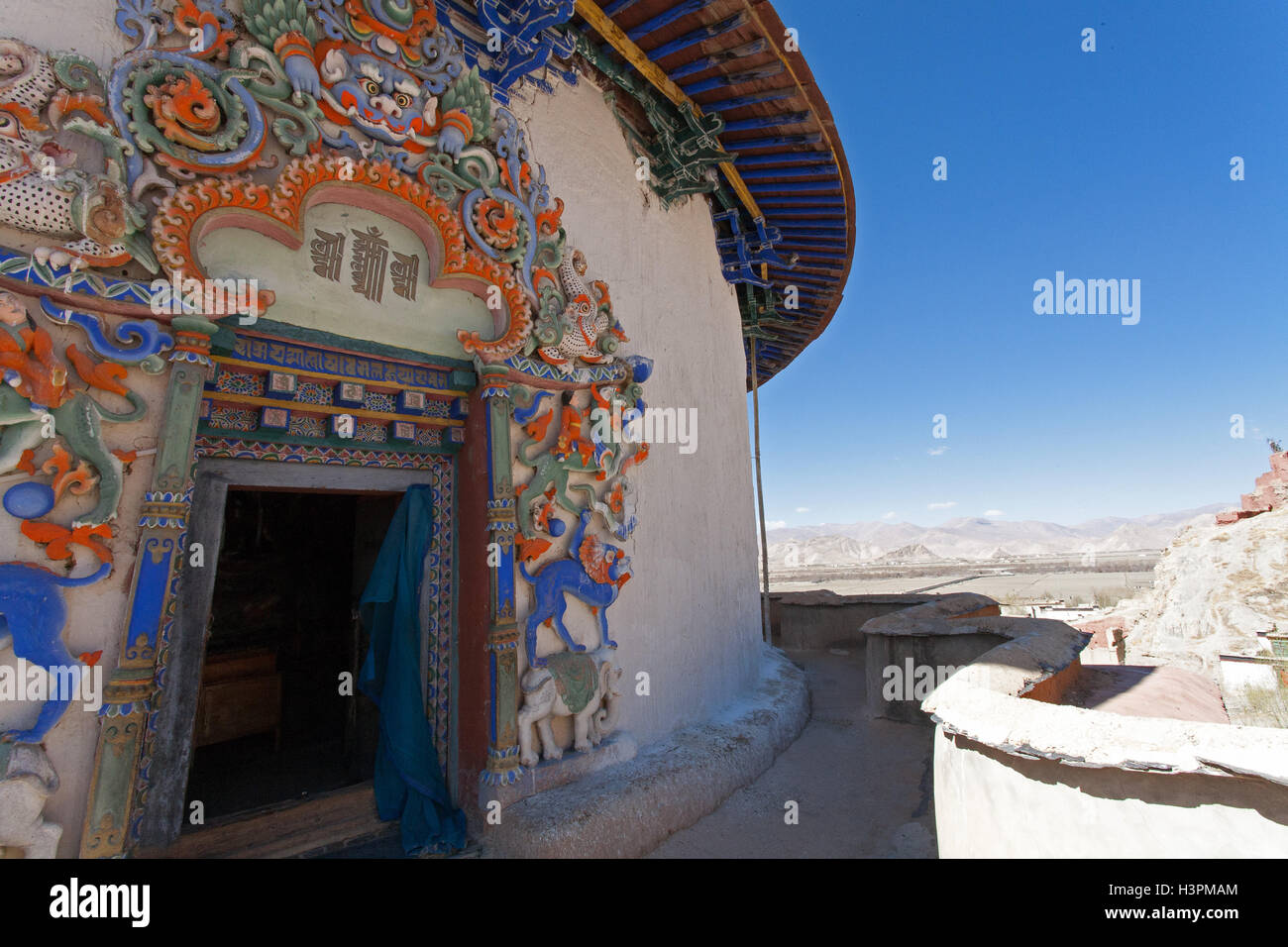 Famous Kumbum Stupa Stock Photo - Alamy