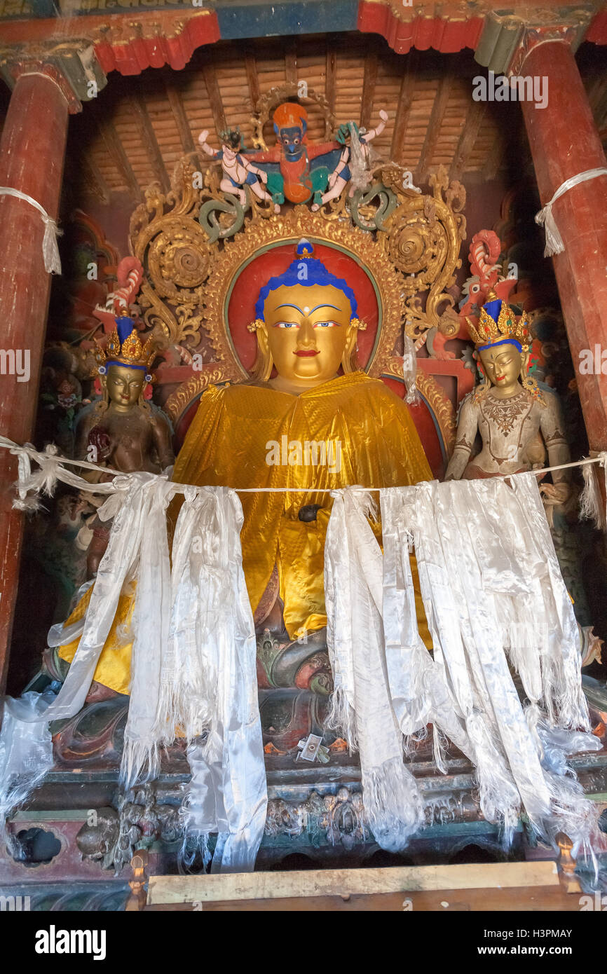 Buddhist shrine inside house hi-res stock photography and images - Alamy
