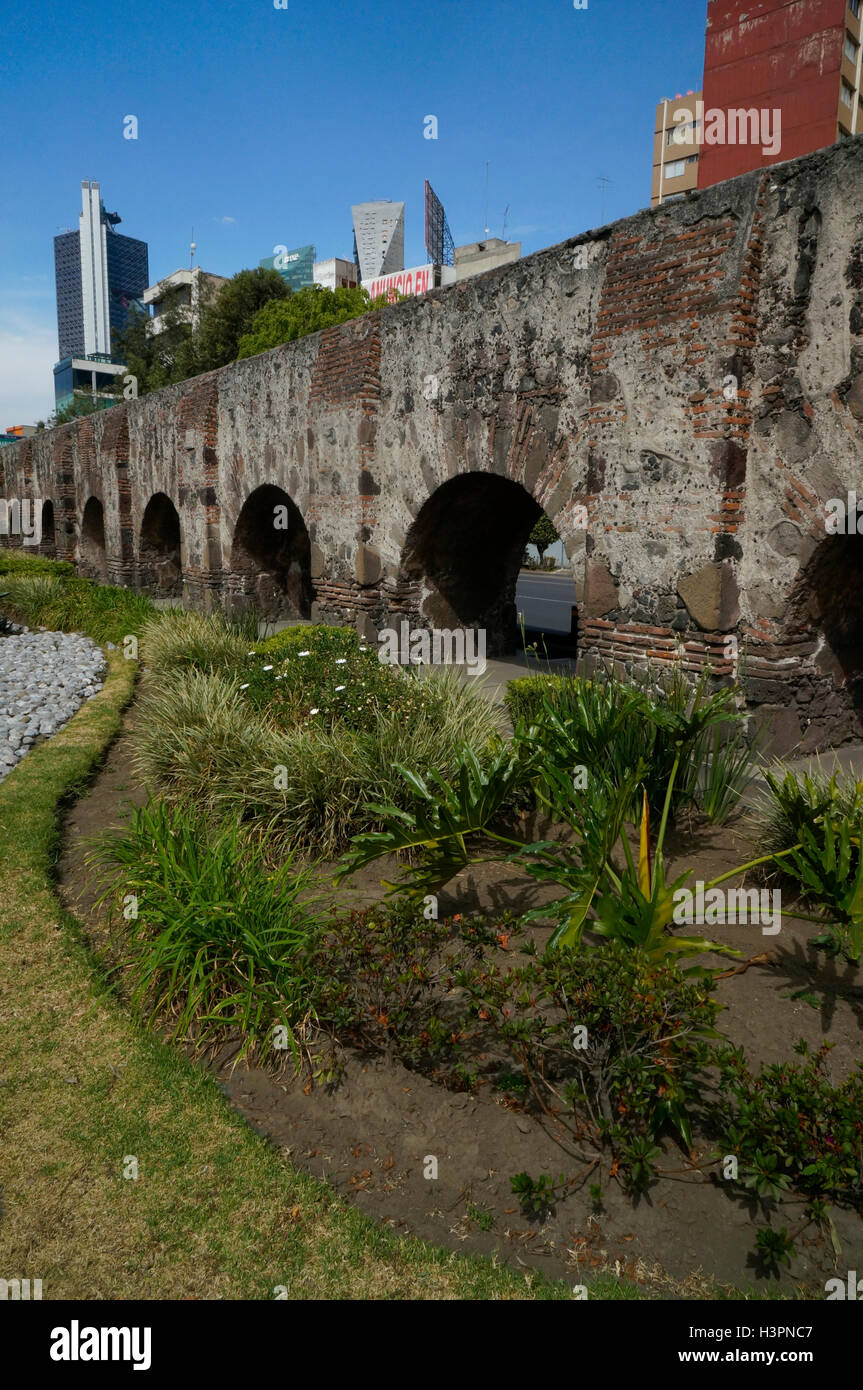 The Chapultepec Aqueduct built by the Aztecs during the Tenochtitlan ...